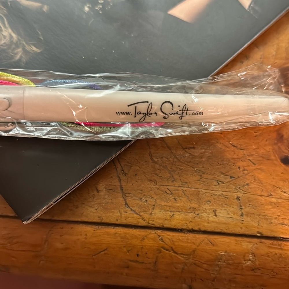 Light Up Taylor Swift Tour Stick - Gem